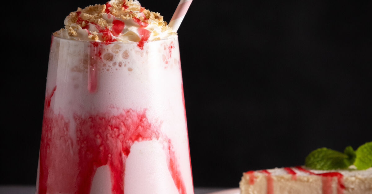 Strawberry Cheesecake Frappe| Arkadia Beverages